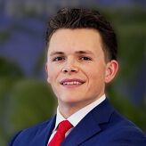 Hunter Davis - Matthews Real Estate Investment Services | Crexi